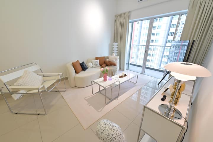 New Cream&cozyretreat #7km>klcc #7-11#46 - Kuala Lumpur