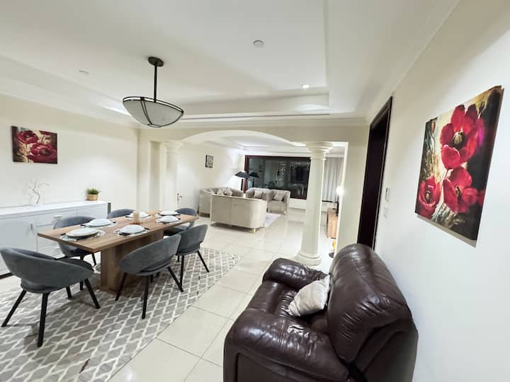 Grand And  Comfortable Family Stay In Pearl - Qatar