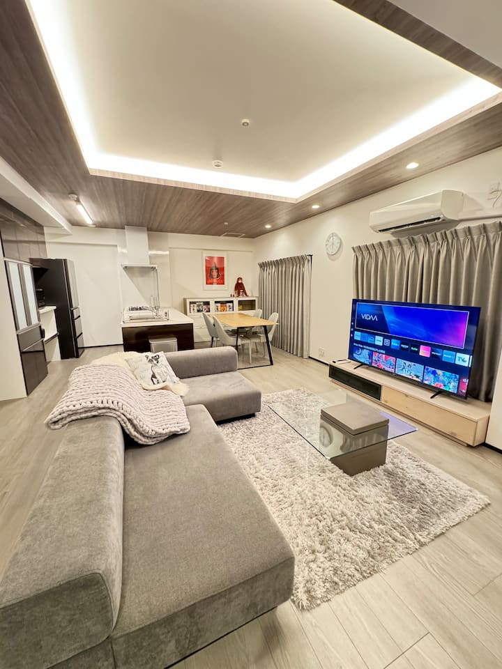 道頓堀・黒門市場まで徒歩5分の好立地ホテル！
98㎡の広々3ldk！
関西空港までアクセス良好！ - Osaka