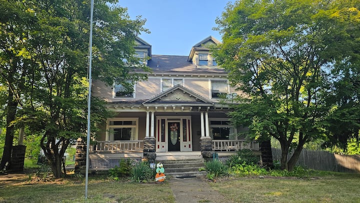 Charming Heritage Home By Ysu - Youngstown, OH
