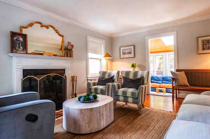 Popular Upper Highlands Gem! King Bed And Hot Tub! - Louisville, KY