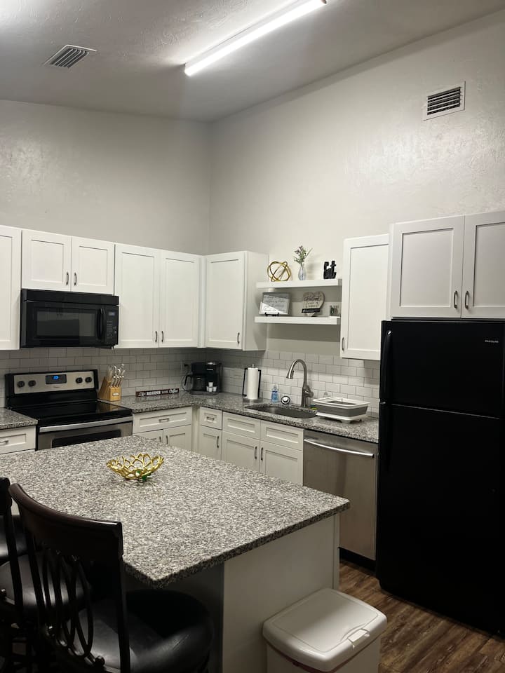 Cute 2b2b Townhouse Near Fsu - Tallahassee, FL