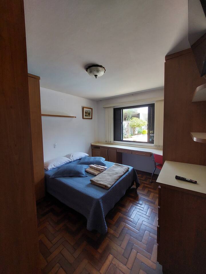 Suíte No Centro Com Vista Para A Piscina - Térreo - Socorro