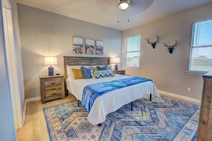 New! Oak Lodge At Little Ranches- 5 Min To Square! - Wimberley, TX