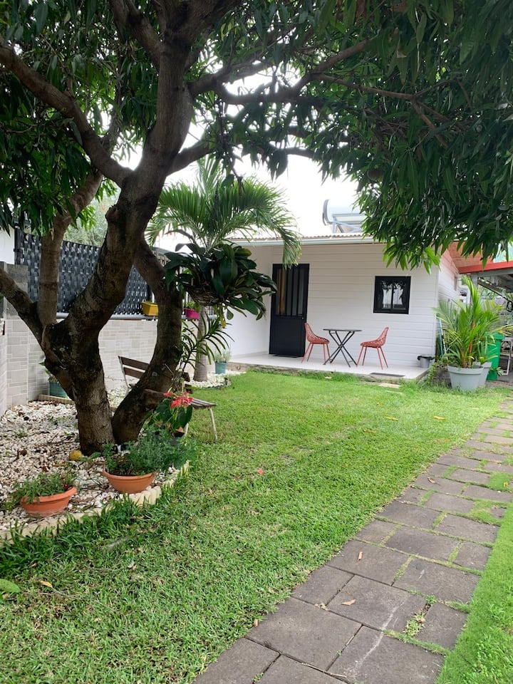 Studio Dans Une Cour Familiale - La Réunion
