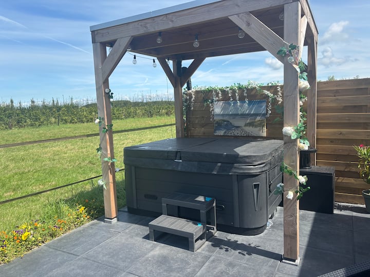 Vakantiehuisje De Weelen
Met Jacuzzi E/o Zwembad - Enkhuizen