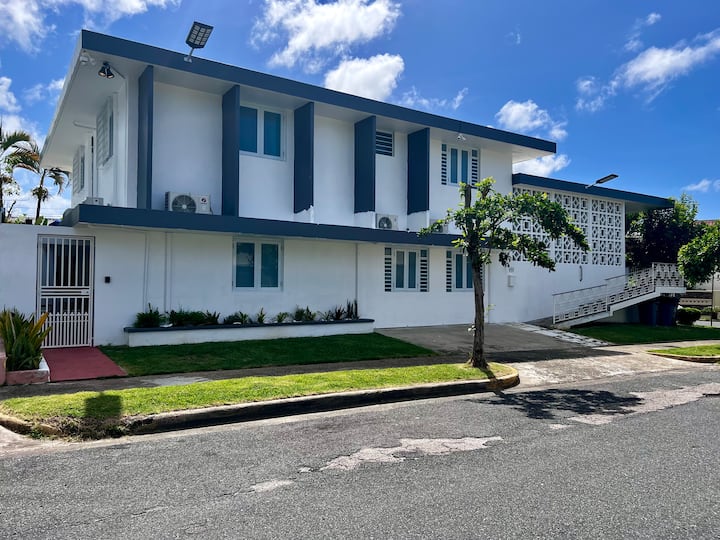 Wow! Up To 24 Guests, 7 Bedrooms, 12 Beds, 4 Baths - Puerto Rico