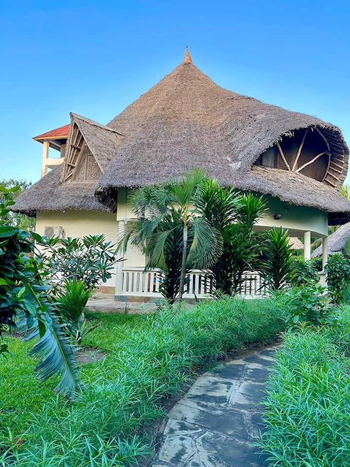 3 Br Private Villa With Pool - Diani Beach