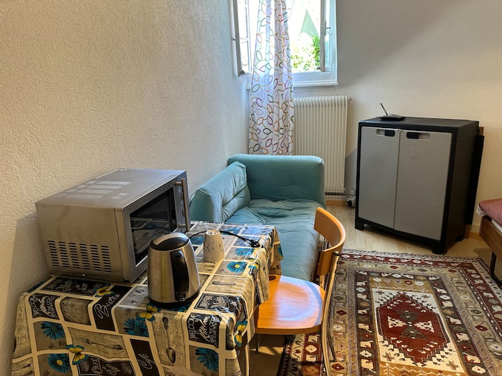 Available Till End Februar - Berna