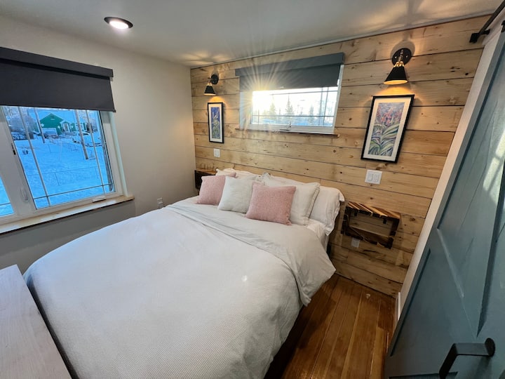 Walkable Downtown Fireweed Studio - Fairbanks