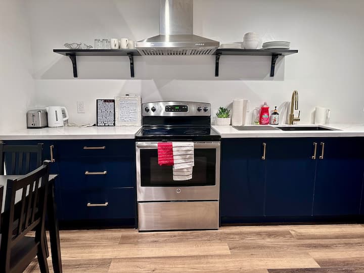 Modern 2br+den Suite W/private Entrance|closeto Dt - Toronto