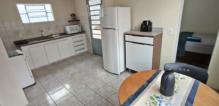 Casa Inteira Em Local Tranquilo (3+1 Dormitórios) - Botucatu