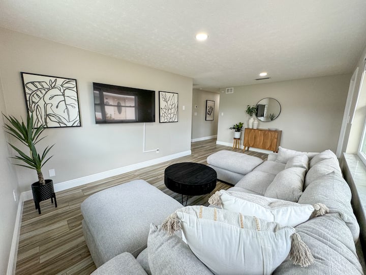 Peaceful Getaway Near Beaches "670-a" - Naples Park, FL