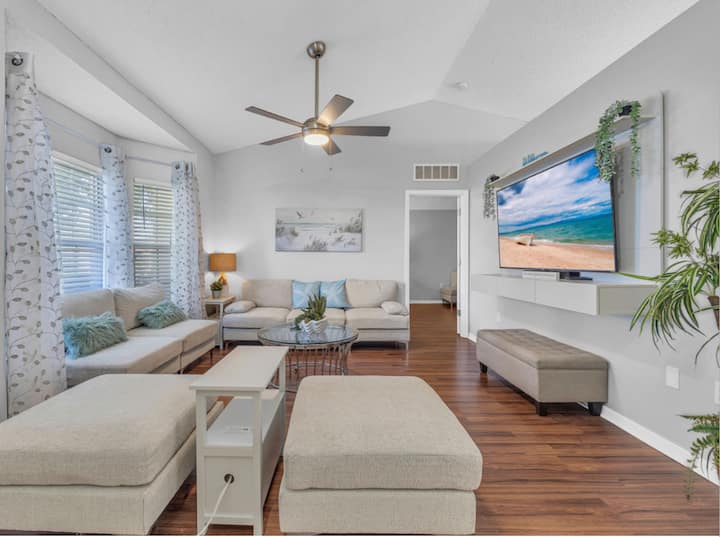 Spacious And Comfy Home 4b/2bath - Pet Friendly - Jacksonville, FL