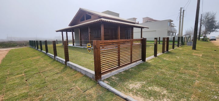 Root's House - Casa A 50m Do Mar Da  Praia Norte! - Laguna