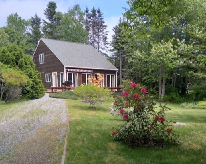 Frog Pond Cottage - Maine