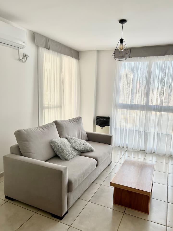 Céntrico Y Exclusivo 1 Dorm. C/cochera - Provincia de Santo Tomé y Príncipe, Argentina