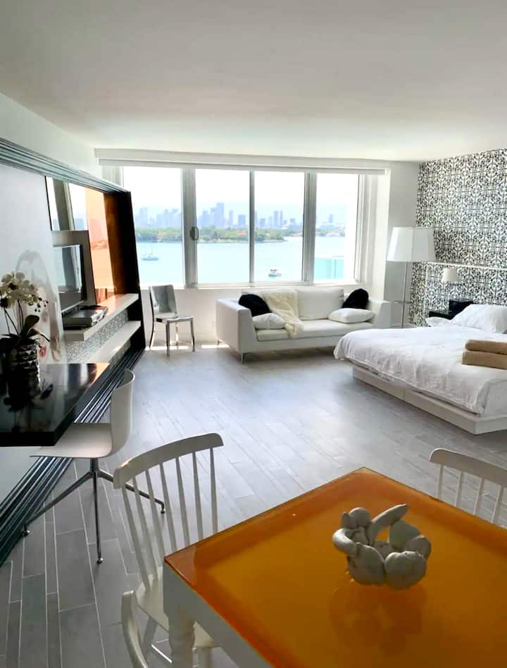 Famous South Beach Luxury Hotel Stay W/ Pool, Gym - South Beach, FL