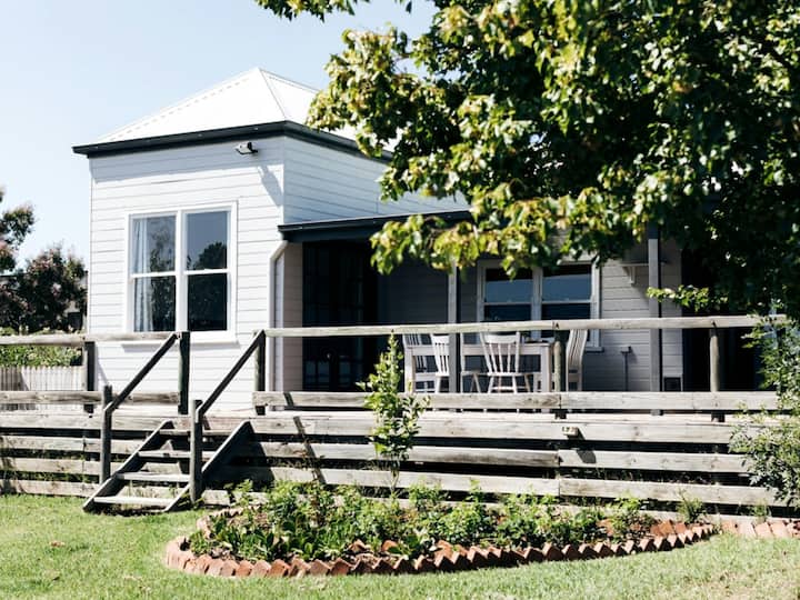 Rose Cottage, 6-8 Sleeper With Vineyard Views - Rutherglen