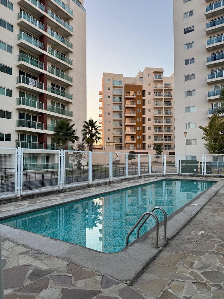 Cozy Loft With A/c, Wifi/pool/ 9 Min Poliforum - León