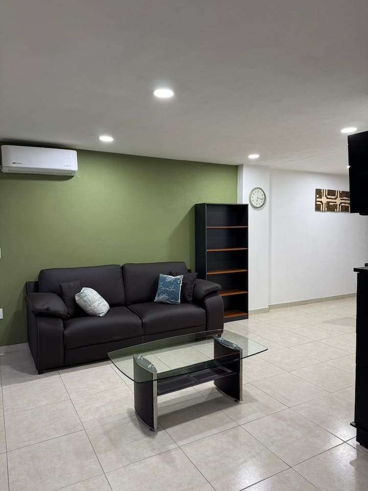 Loft Moderno + A/c Y Wifi | 8 Min Feria De León - León