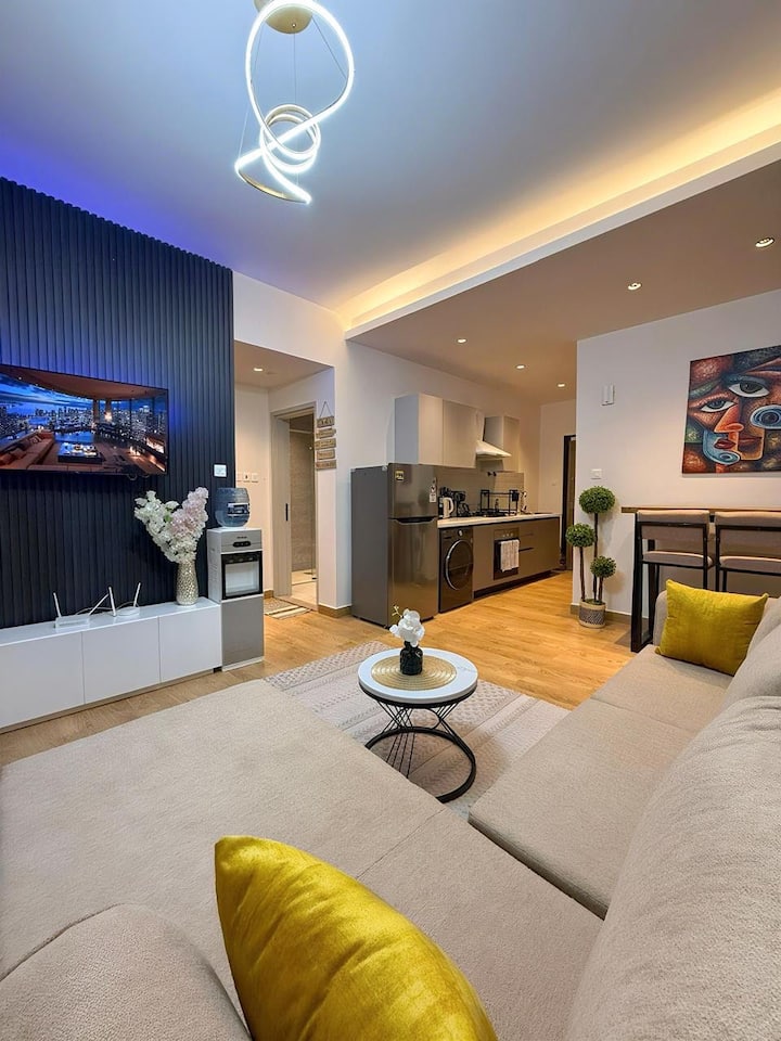 Wilma Towers Kilimani | Balcony + Pool, Gym & View - Nairobi