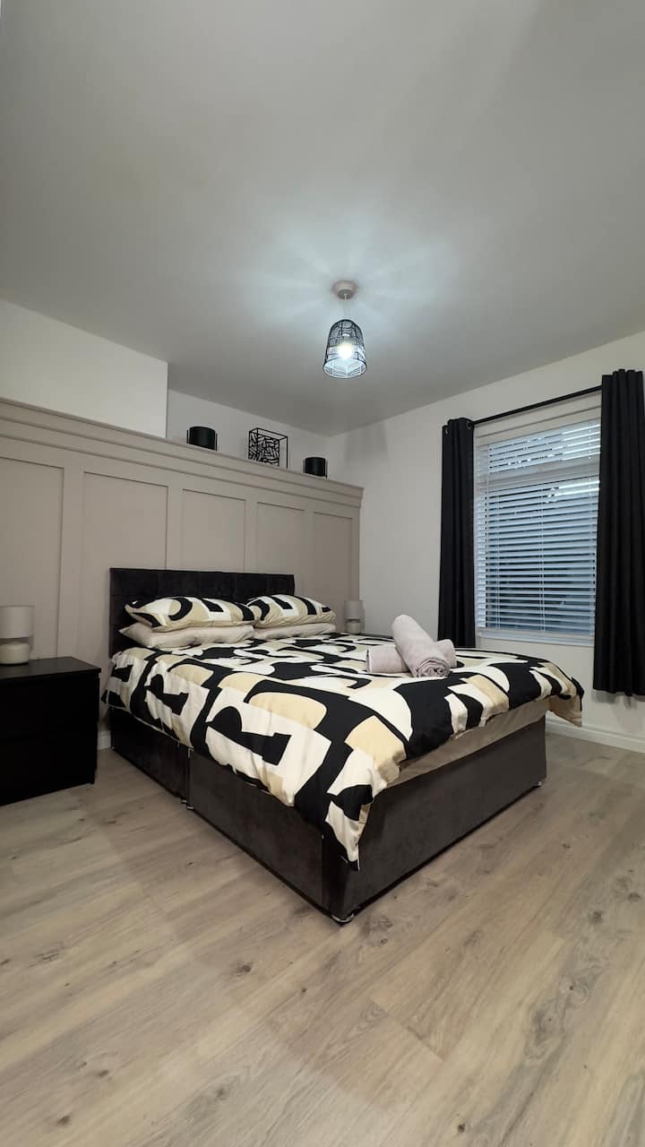 4 Bedroom Near City Center - Belfast