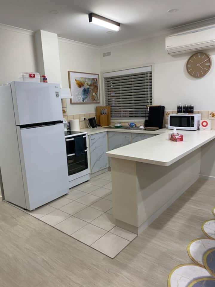 Family Holiday House - Lakes Entrance