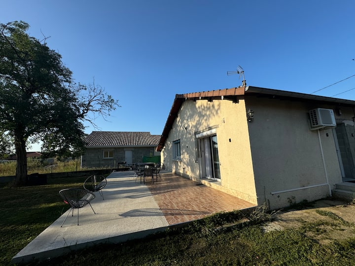 Maison Entière 
Groupama Stadium 
Ldlc
Aéroport - Chassieu