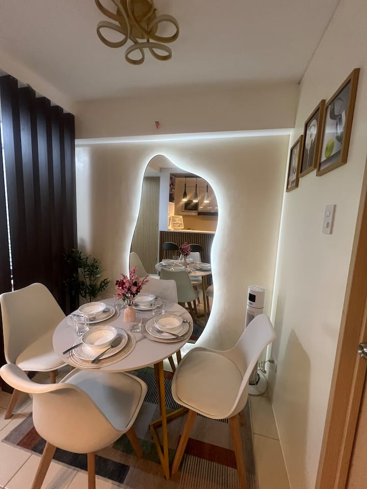 Montemira Suites And Staycation - Taytay