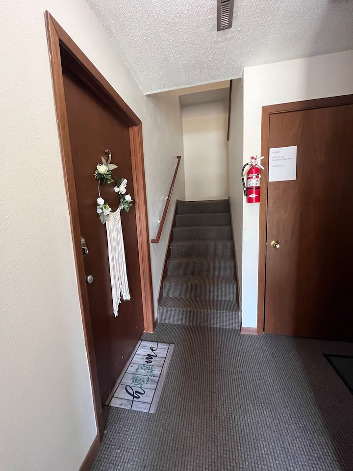 Cr Creekview Flatt - B&b - Cedar Rapids, IA