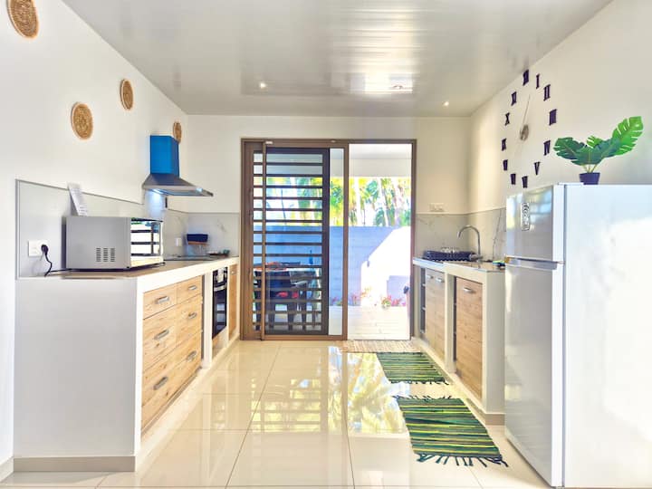 Logement De Charme, Au Soleil Et Proche De La Mer - French Polynesia