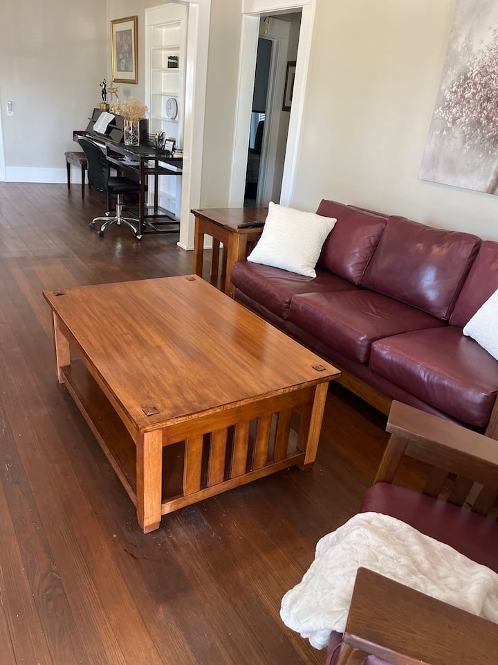 Rose District Gem Stylish 2bd Clawfoot Tub - Broken Arrow, OK
