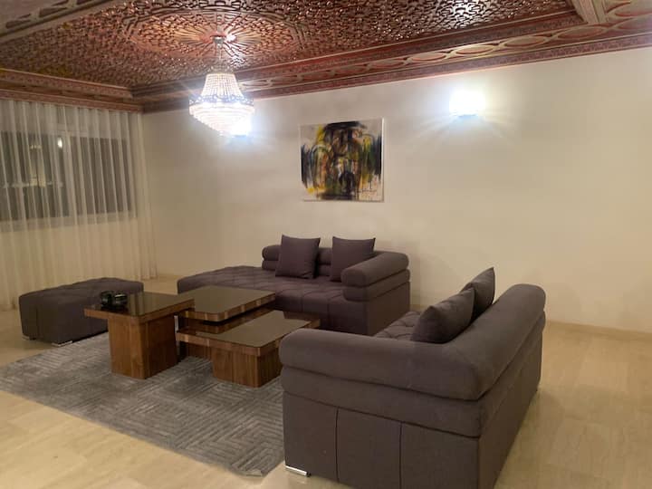 Amina 1 - Casablanca