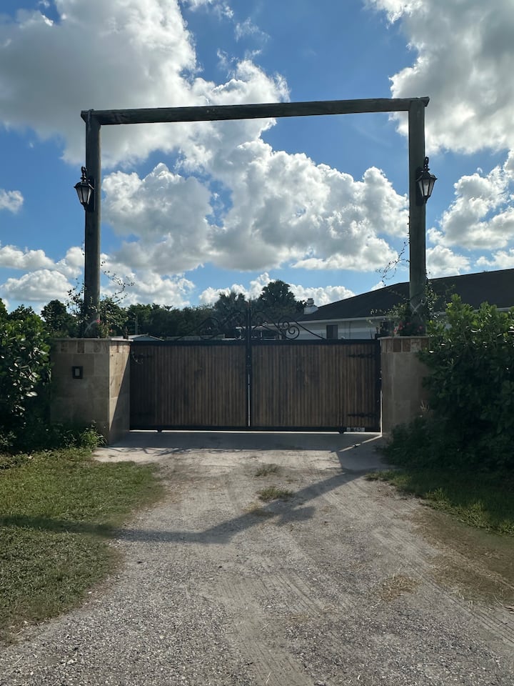 Farmhouse On Rancho Grande - Everglades, FL