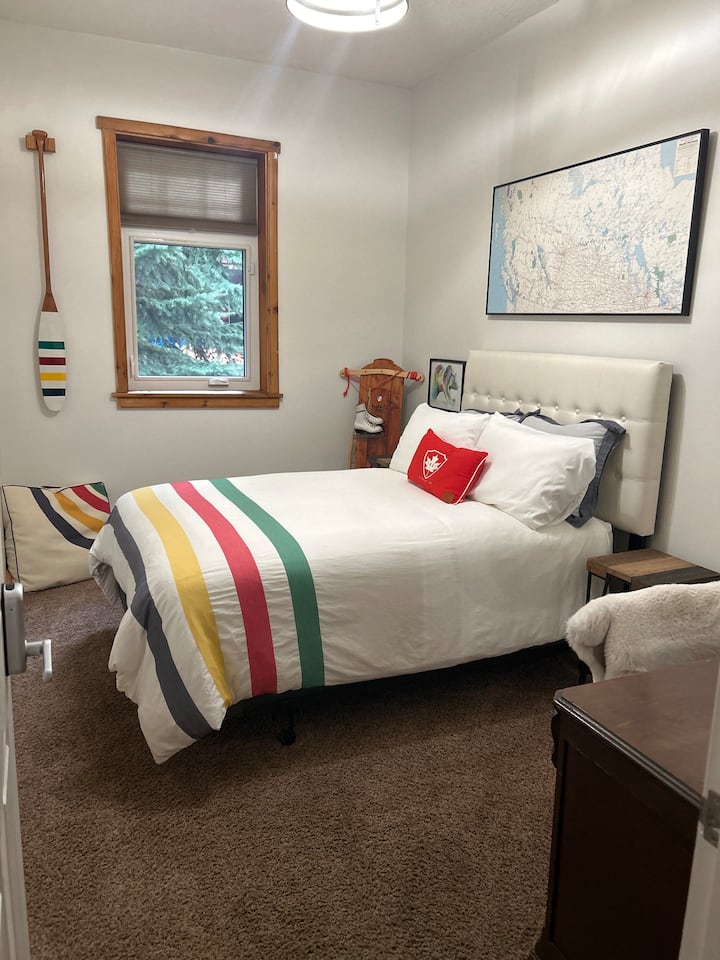 Lakeview @ Peanut Lake -The Hudson Bay Room - Barrhead