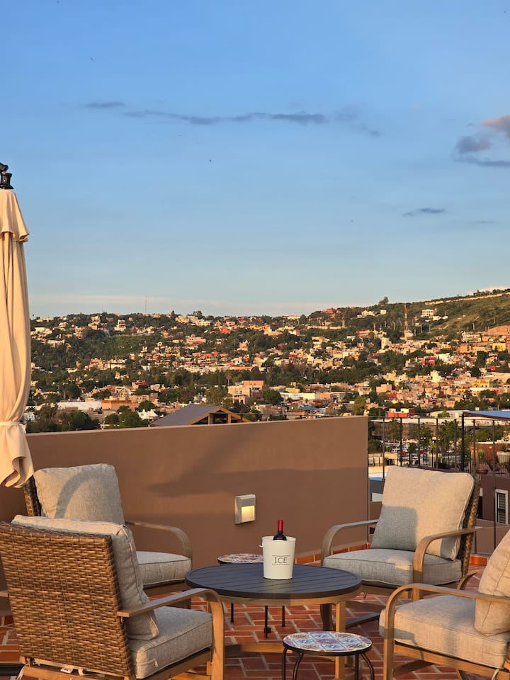 Departamento Con Enorme Terraza Privada Y Alberca - San Miguel de Allende