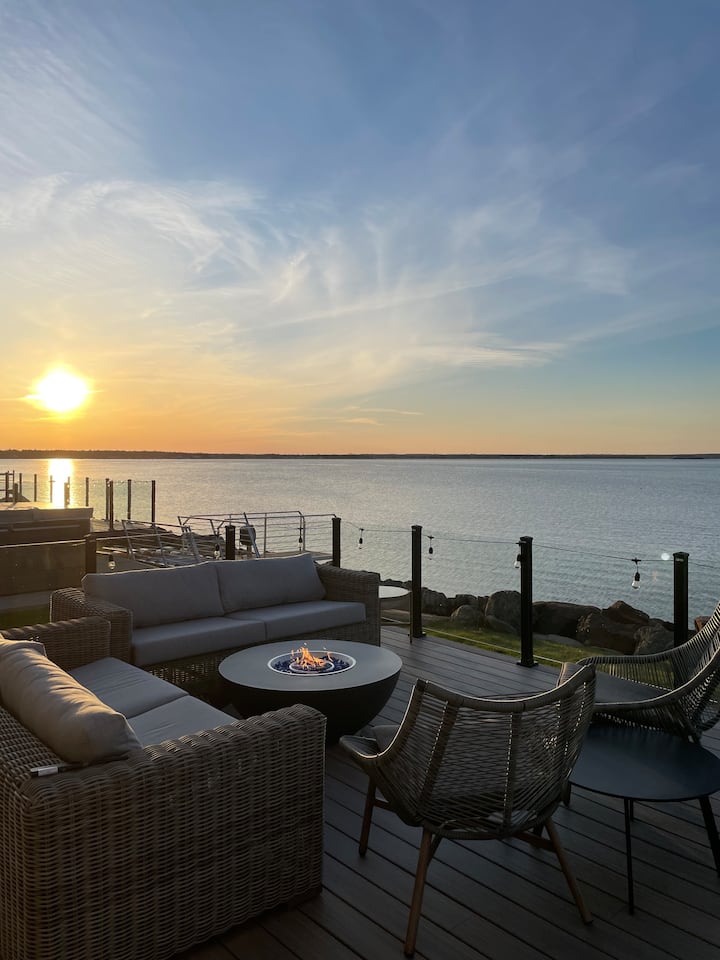 Shediac Oceanfront Cottage - Shediac