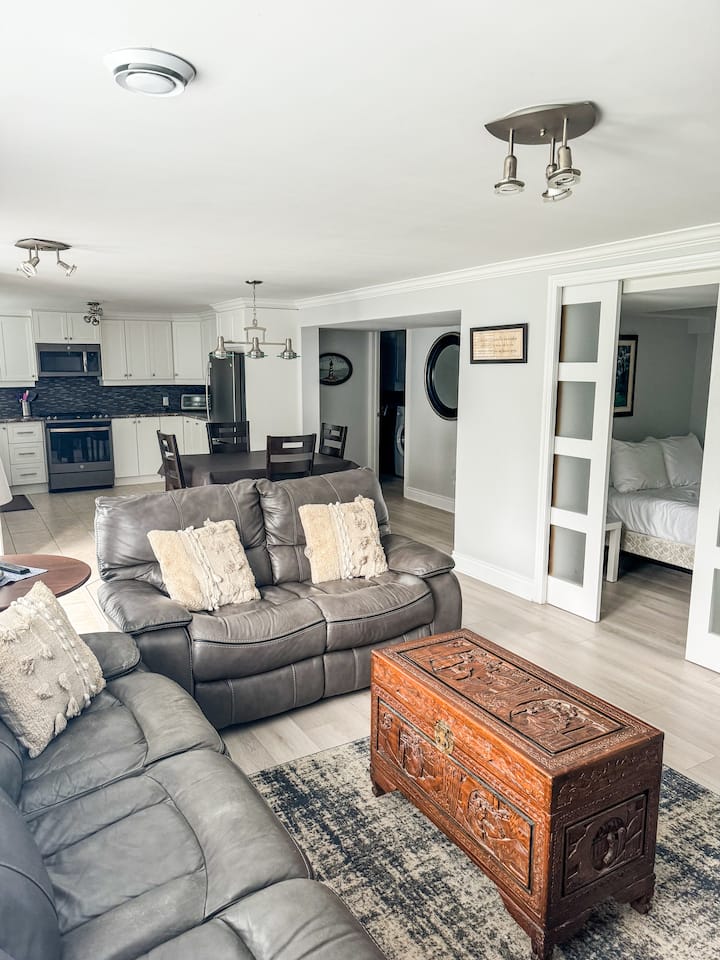 Warm & Cozy 5 Brm Bungalow- Barrhaven/kanata Area - Ottawa