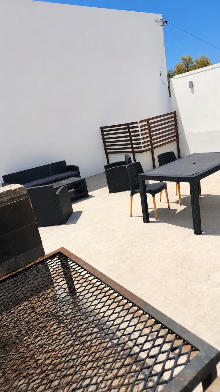 Alojamiento Amplio Con Terraza Y Parrilla Privada - Mar del Plata