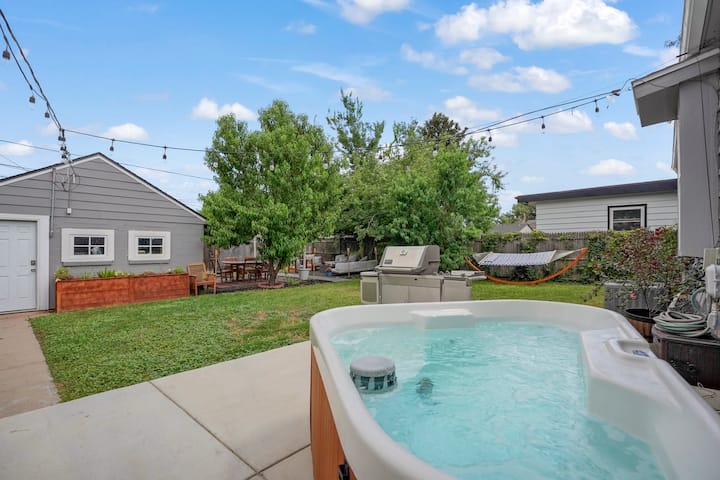 3br + 2ba Cozy Sunny Home, 7 Min To City + Hottub - Denver, CO