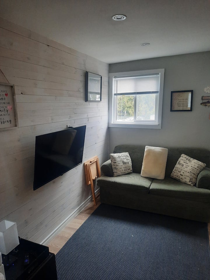 Relax, Renew, Refresh In Victoria Harbour Cottage. - Midland