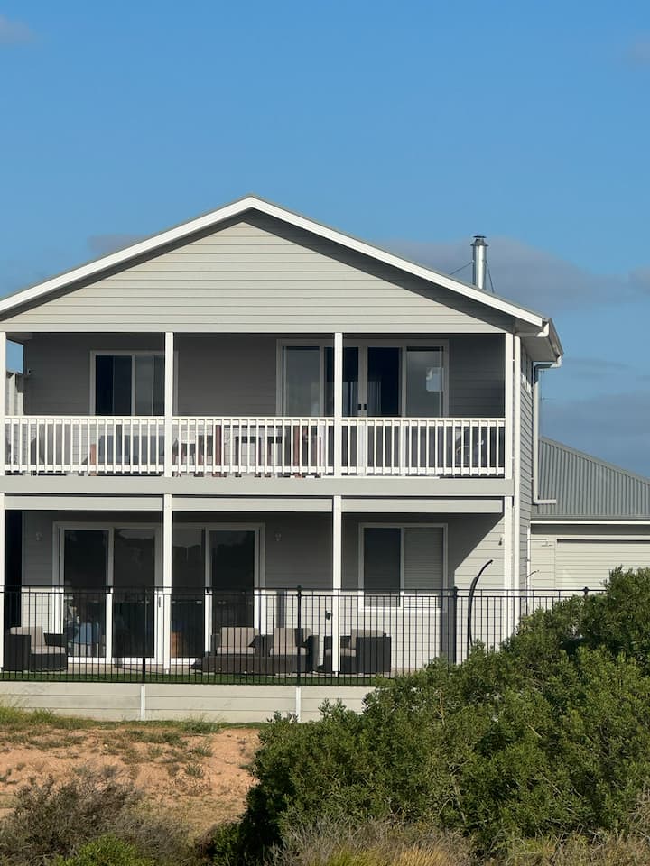 Caddy Shack Port Hughes - Moonta
