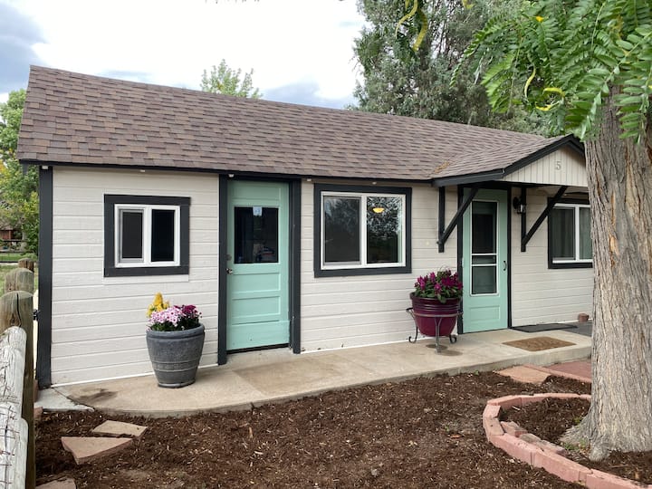 Entire Cozy Cottage With Private Fenced Yard - Arvada, CO