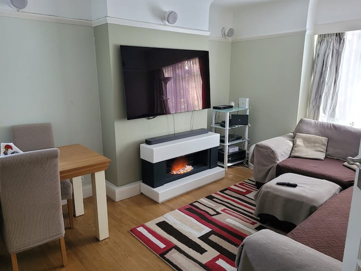 Ground Flat Floor - Ealing - London