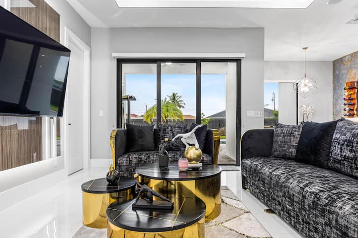 Luxury And Technology House/close To Beach/pool - Cape Coral, FL