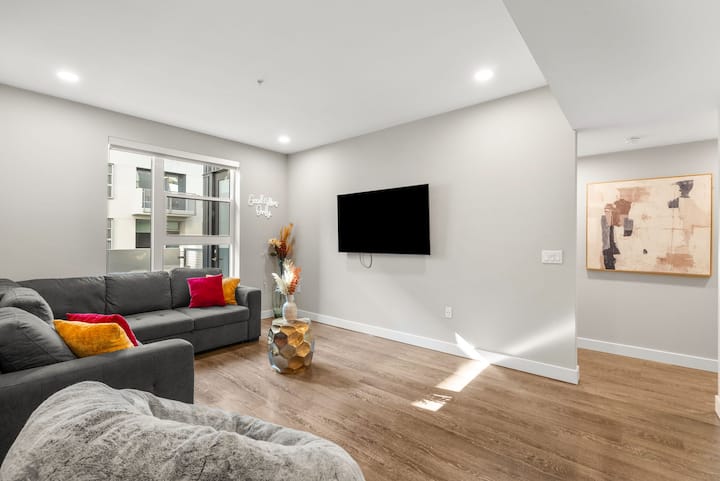 Hollywood B&b Lots Of Amenities Pool Gym Free Prkg - Los Angeles, CA