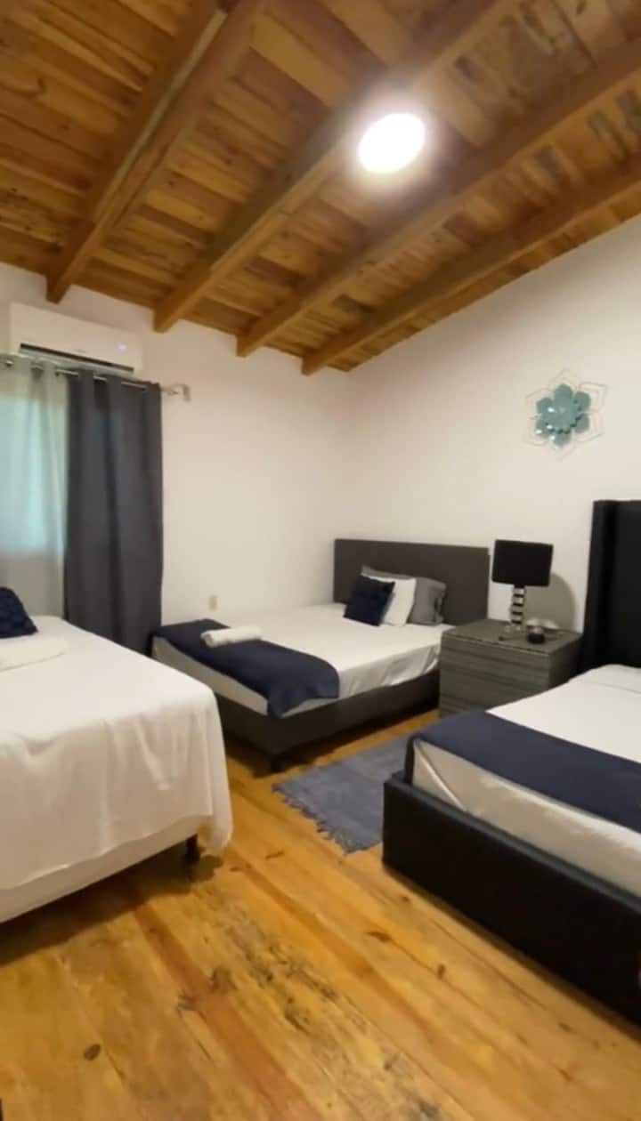 Cabañas Para 9 Personas - Trujillo, Honduras