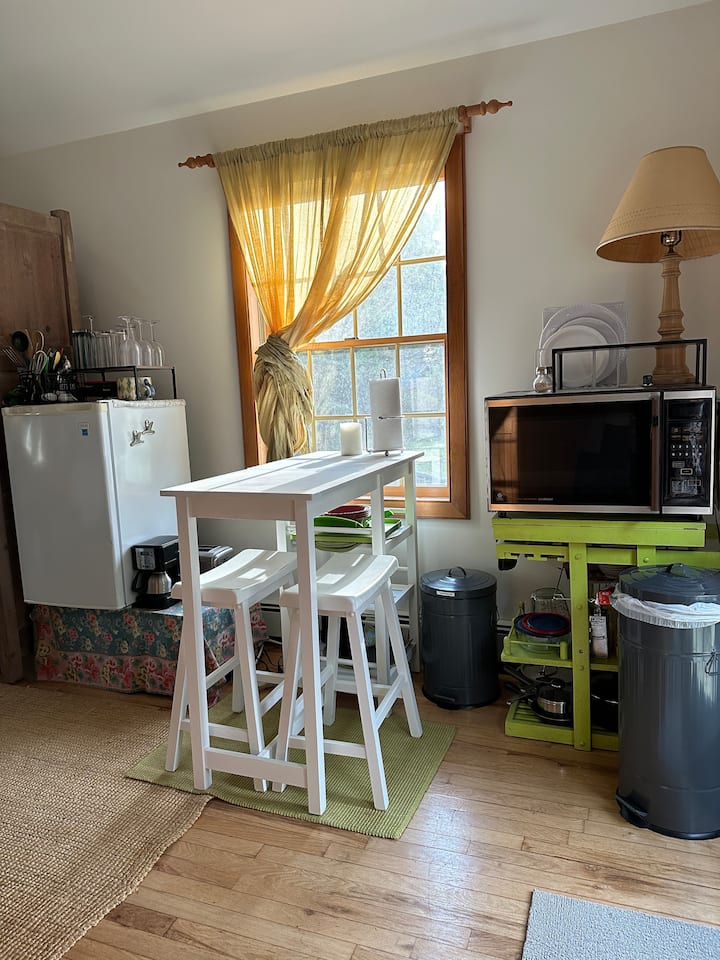 Bright & Spacious; East Hampton Village Fringe - East Hampton