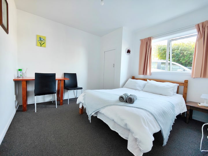 Special  From $128 For 2br  In Wellington - Wellington